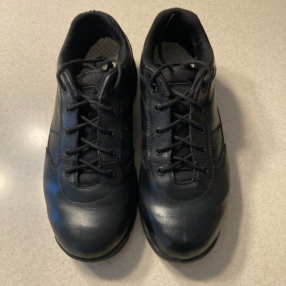 Magnum Viper | Shoes | Mens Black Work Shoes Magnum Viper Low Wide M ...